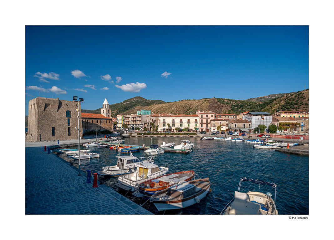 Cilento da scoprire: a spasso ad Acciaroli, nel mare di Hemingway ...
