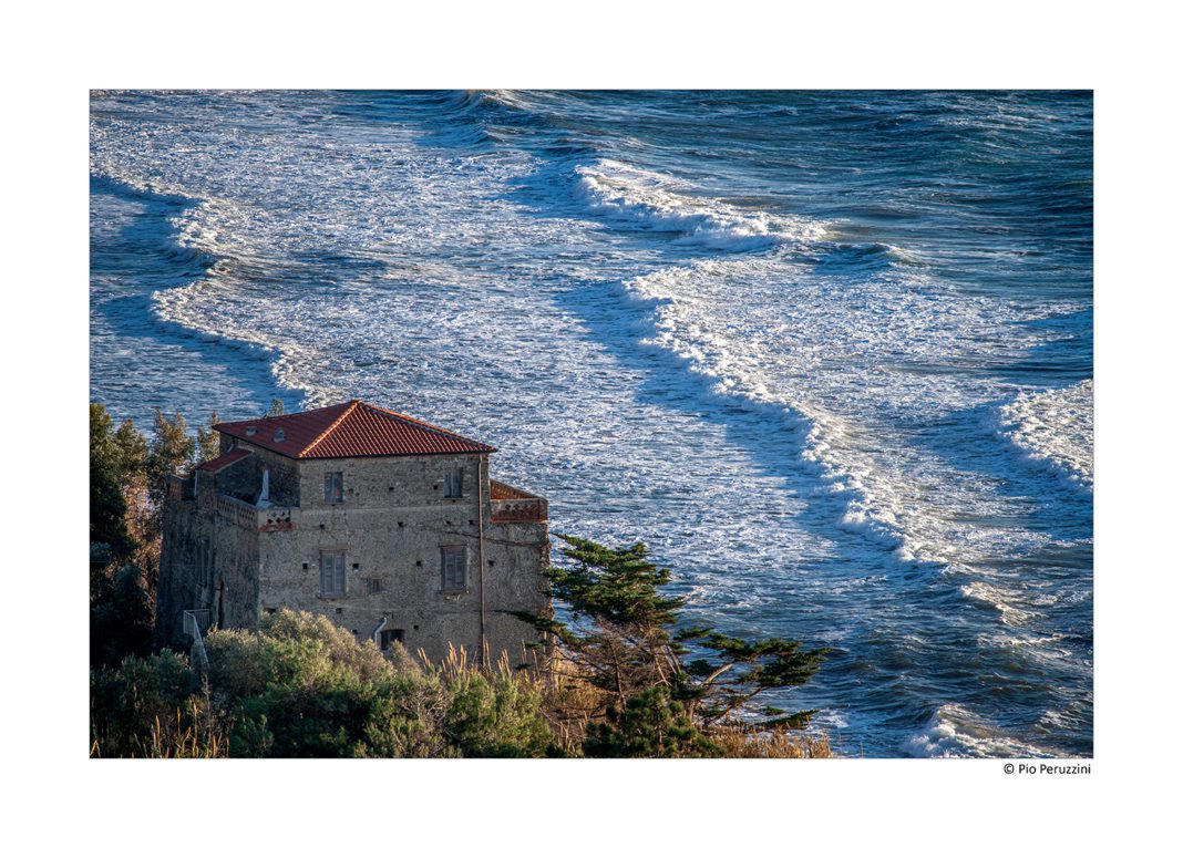 Cilento da scoprire: a spasso ad Acciaroli, nel mare di Hemingway ...