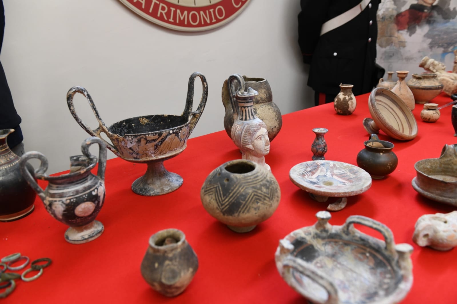 I tombaroli di Paestum, scacco al grande business dei reperti trafugati ...