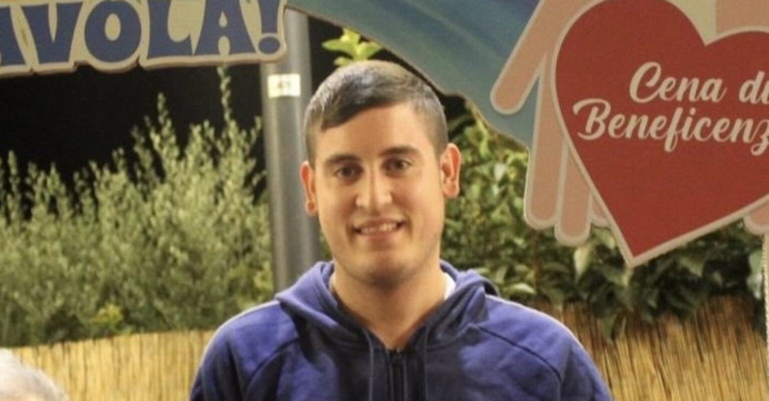 San Rufo piange Angelo Errico, morto a 20 anni: proclamato il lutto ...