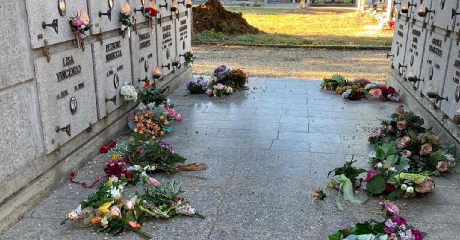 Eboli, ladri al cimitero: rubati fiori, statue e oggetti dalle tombe ...
